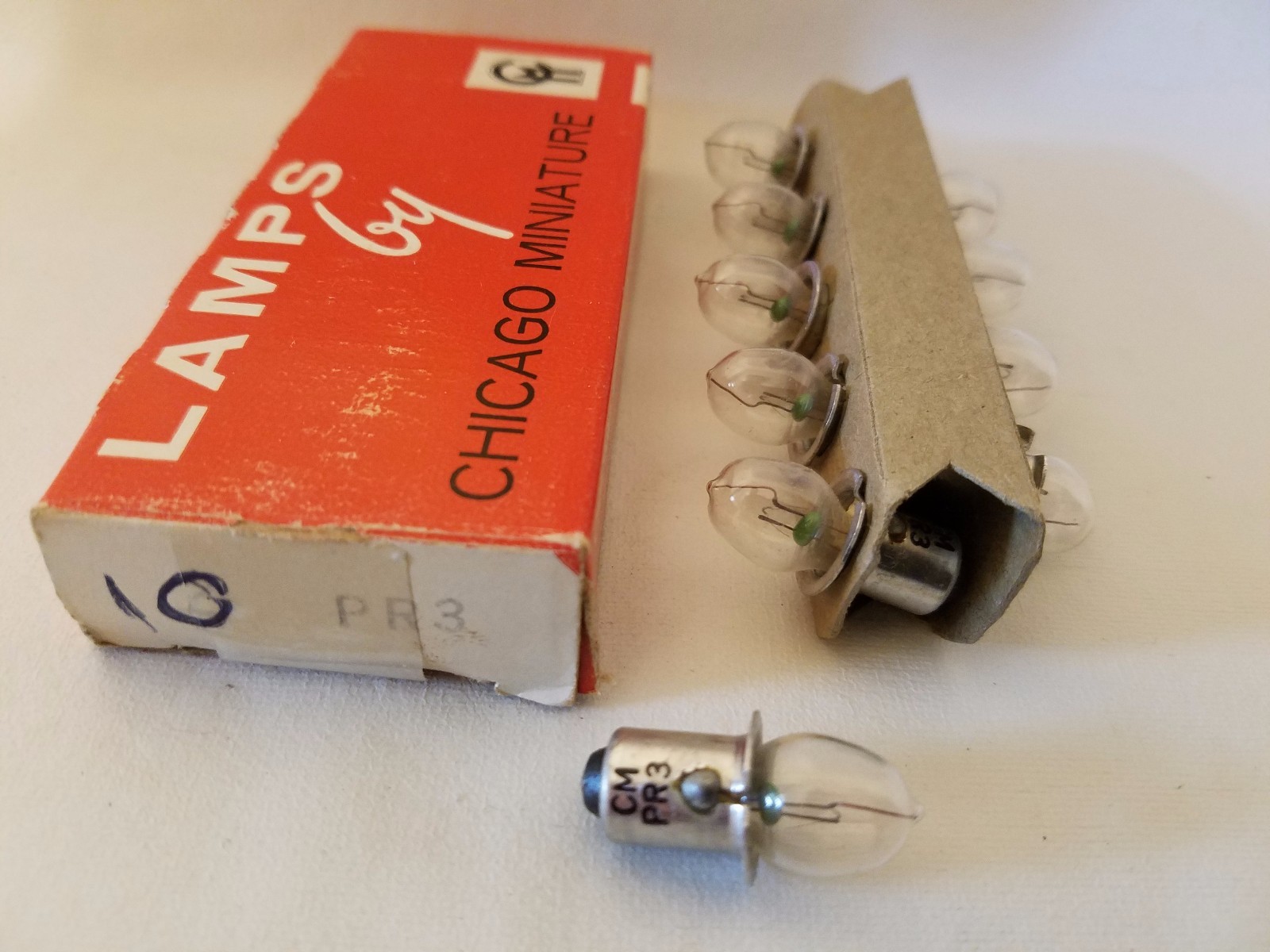Box of 10 Chicago Miniature No. PR3 CMPR3 Miniature Flashlight Lamps ...