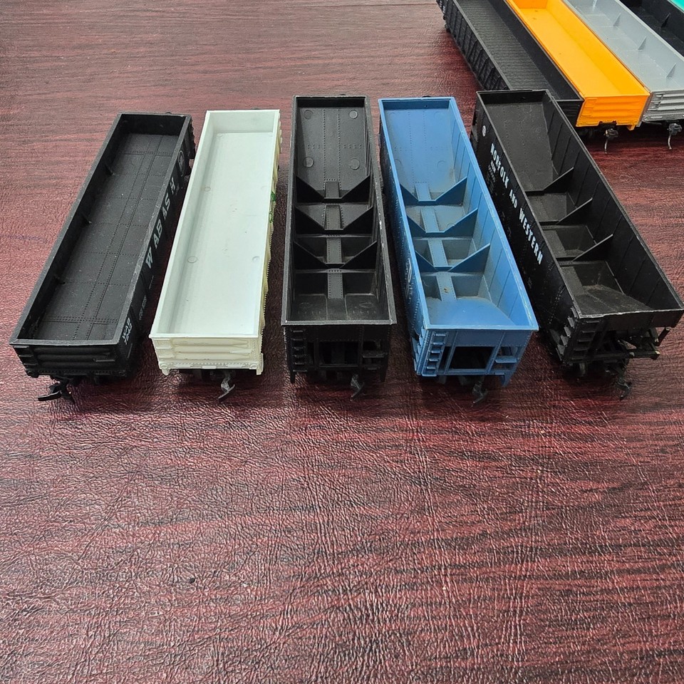 LOT of 12 9 HO Scale Gondola & 3 4 Bay Hopper Cars Kadee and Horn Hook ...
