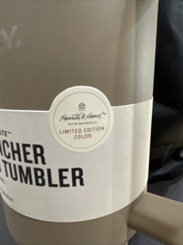 STANLEY x Magnolia H2.0 Flowstate Quencher Tumbler - 40oz (Basic Brown ...