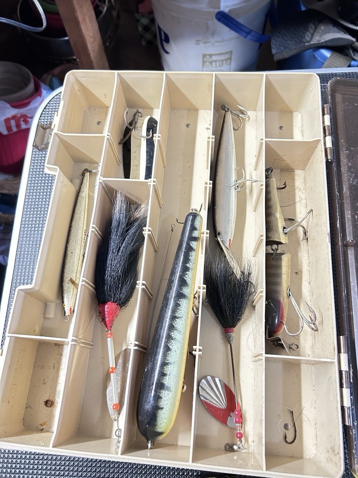Vintage Tackle Box & Musky Lures | eBay