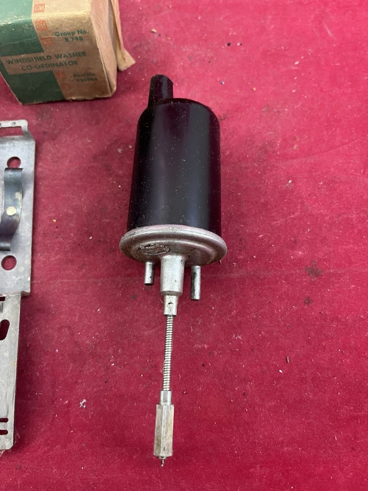 1954 Chevrolet Windshield Wiper Co-Ordinator Assembly (Part No. 986984 ...