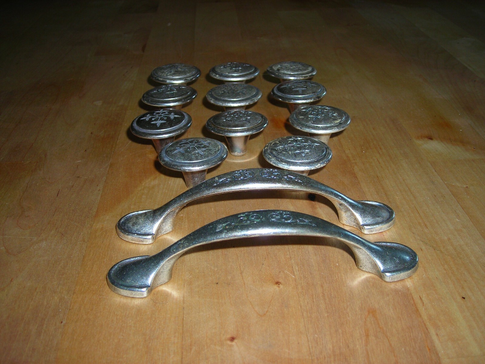 Lot of 13 Satin Brushed Nickel Kitchen Cabinet Hardware - Knobs And ...