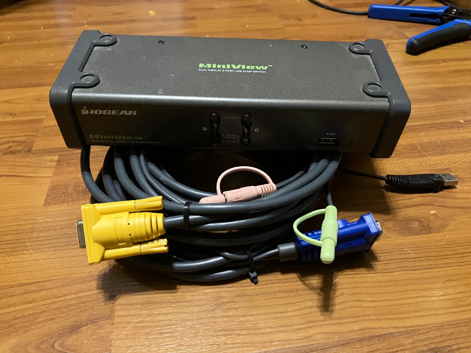IOGEAR GCS1742 MINIVIEW 2-PORT DUAL Display USB KVM SWITCH With Cables ...
