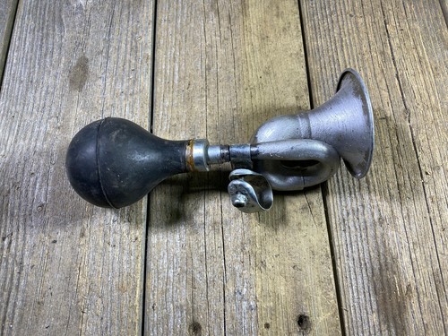 VINTAGE MUSCLE BIKE BICYCLE BUGLE AIR HORN HOOTER BELL LOUD CLEAR TONE ...