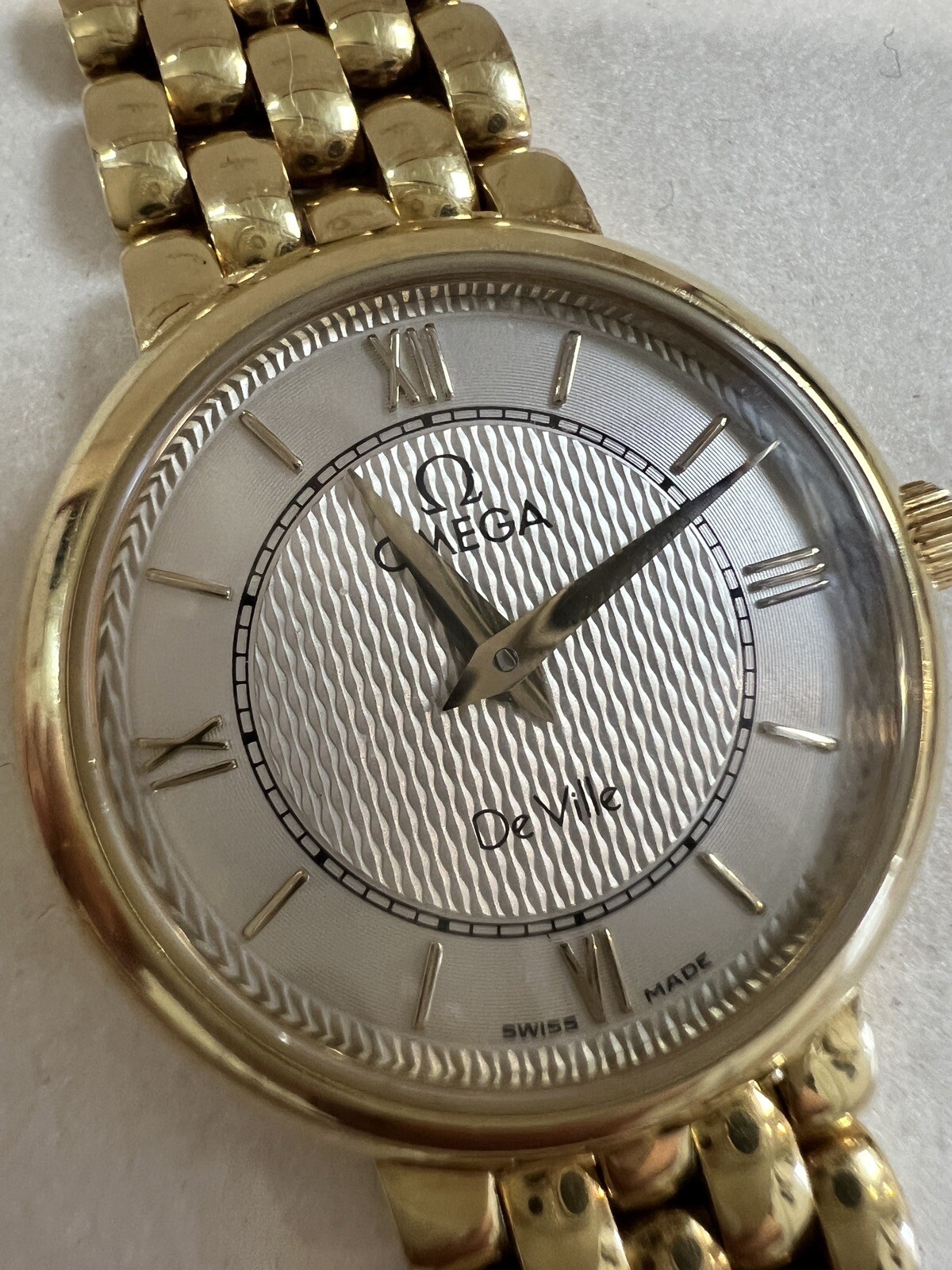 Ladies Omega Deville Solid 18K Yellow Gold Watch 23.5mm Quartz 7160.34. ...
