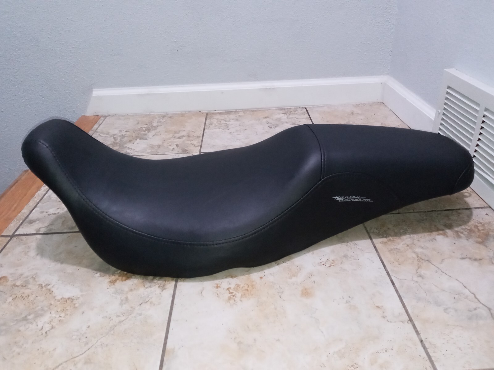 2009-2020 Harley Davidson Seat BADLANDER Street Electra Road Glide King ...