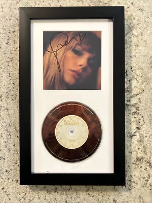 Taylor Swift Signature Heart