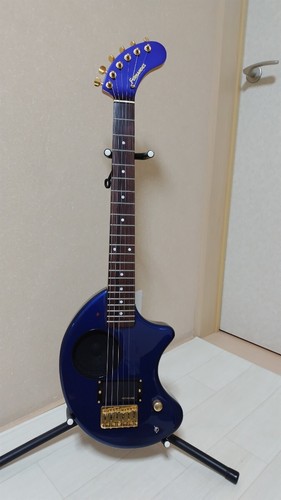 Fernandes Zo-3C Mini Guitar with Built-In Amplifier, Custom Gold Parts ...