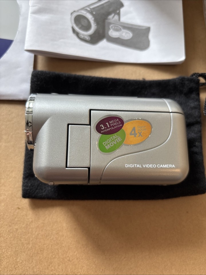 Global DV 136ZB HD Mini Digital Video Camera 3.1 MP 4X Zoom Complete ...