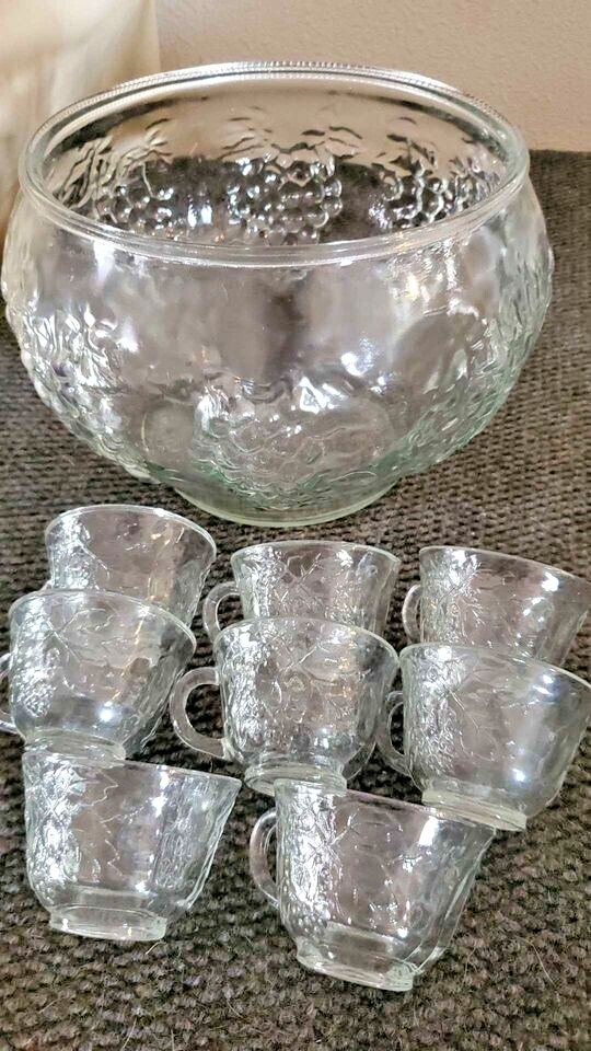 Vintage Punch Bowl w/8 Cups 9.5"at Rim 8"Tall Glass Grape Design | eBay