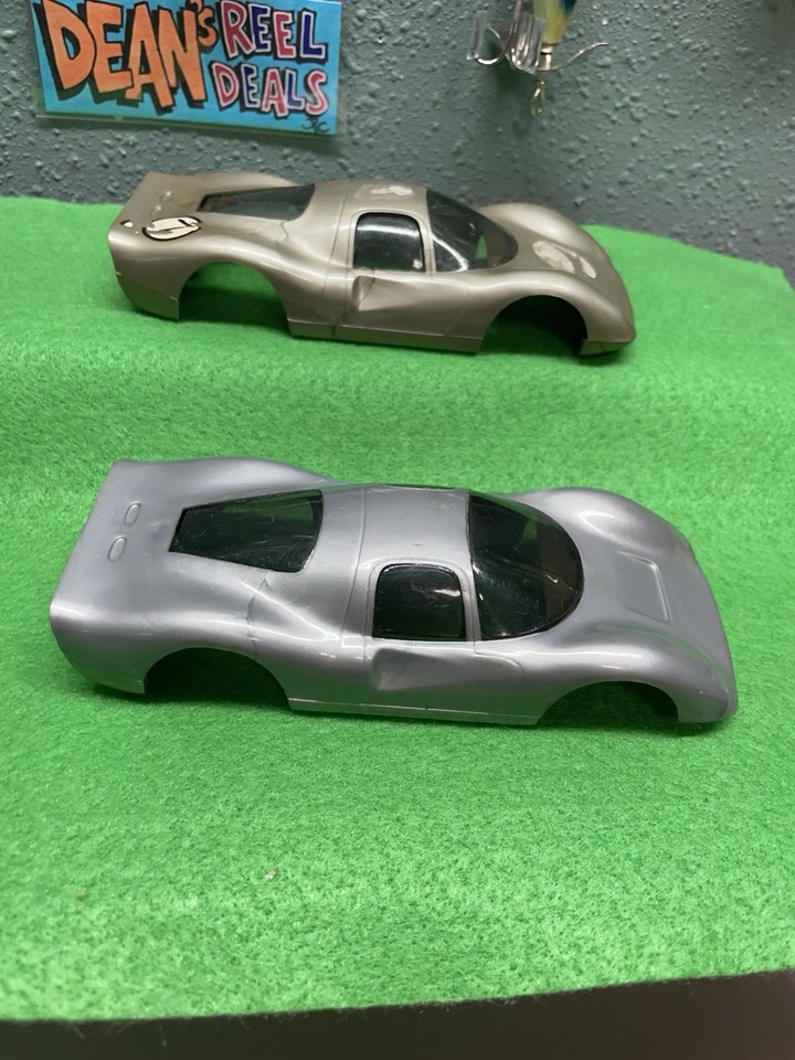 Two Vintage Eldon Ferrari 1967 Slot Car Bodies 1/32 Scale P-3 No Cracks ...