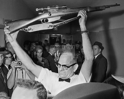 POLICE HOLD UP RIFLE USED TO ASSASSINATE JOHN F. KENNEDY - 8X10 PHOTO ...
