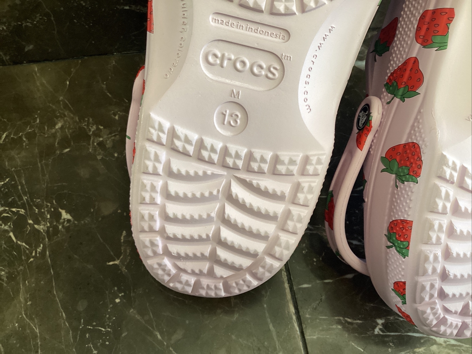 Crocs BAYA SEASONAL PRINTED CLOG Ballerina Pink / Strawberry Womens 10 ...