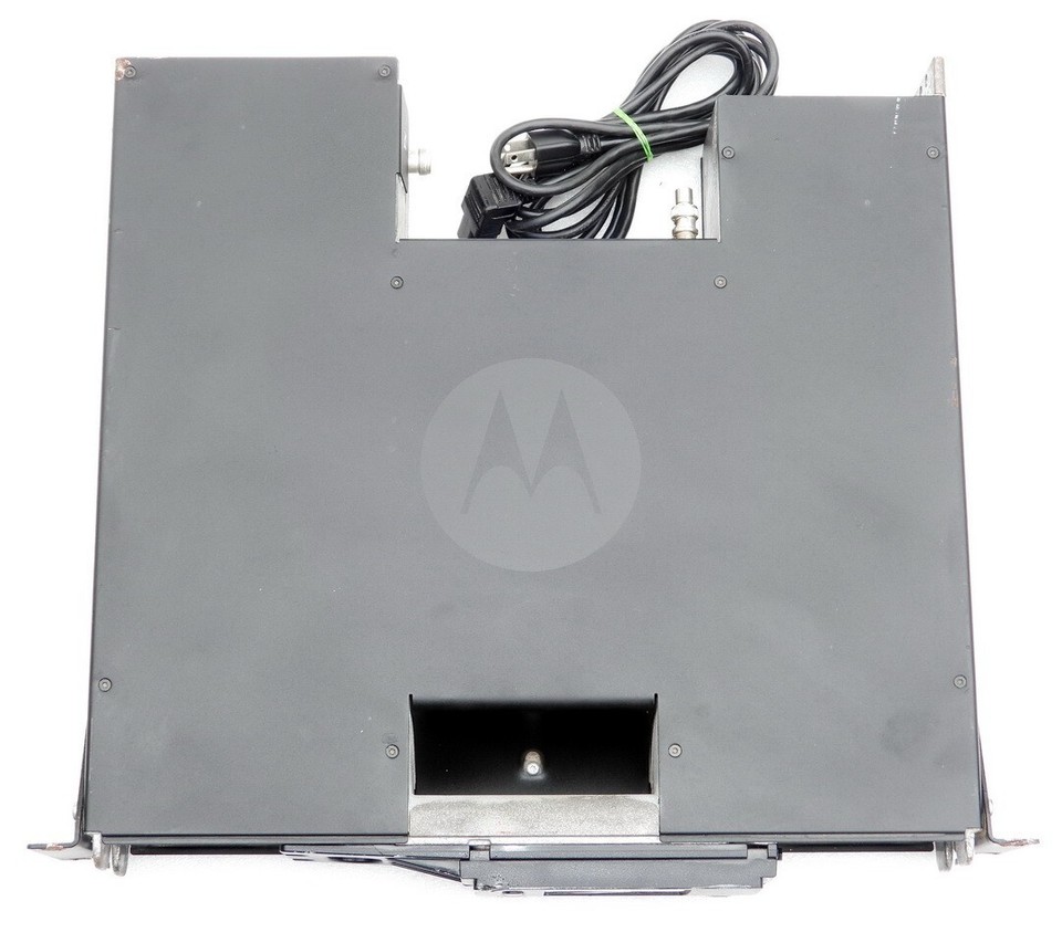 MOTOROLA SLR 8000 UHF1 MODEL T8319A REPEATER RADIO WIRELESS ...