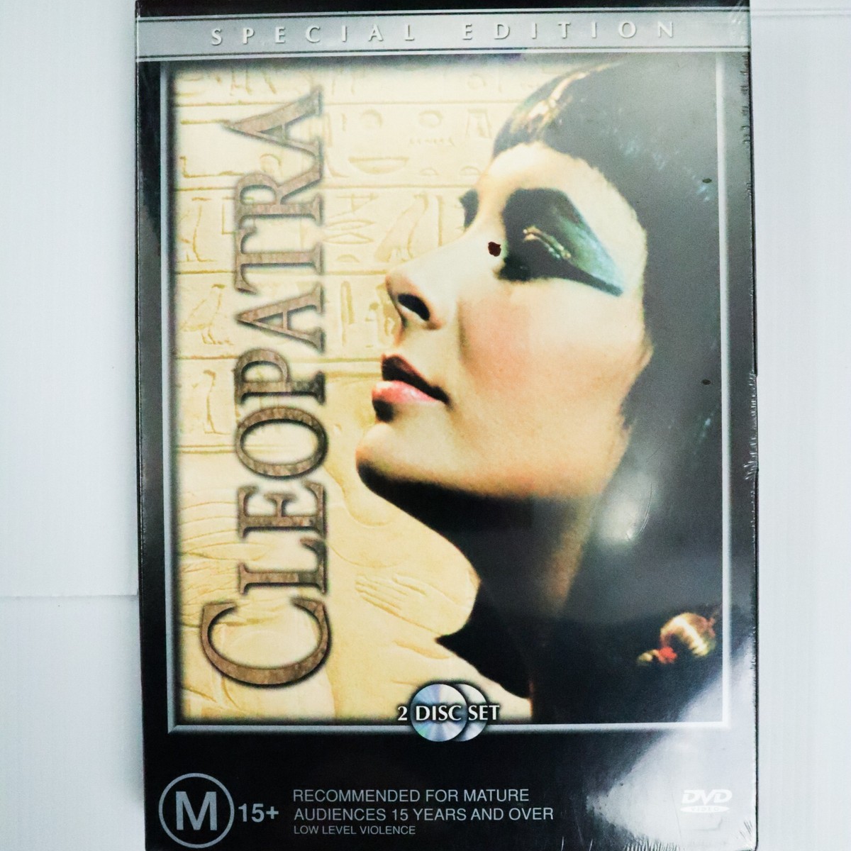 Richard Burton Elizabeth Taylor Cleopatra 1963 Stock Elizabeth Taylor