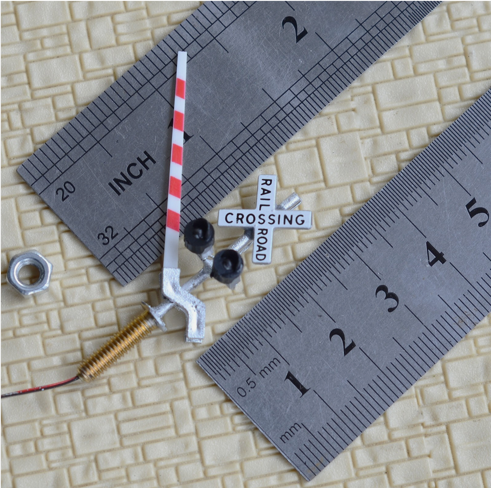 2 x N scale model railroad grade crossing signal with barrier + flasher ...