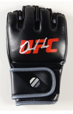 UFC Derrick Lewis Signed Autographed UFC Glove Beckett BAS. | eBay