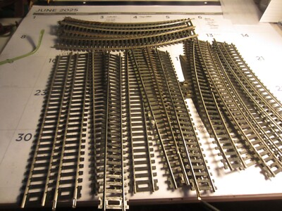 HO train track; lot of all usable ATLAS 12 curve and eight straight ...