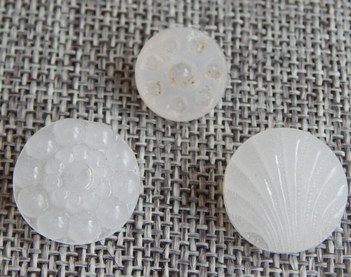 Lot of Vintage Glass Clambroth Buttons #910-E | eBay