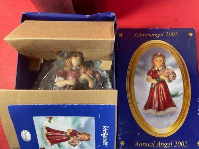 Goebel Jahresengel 2002 Annual Porcelain Ann Angel With Roses Bouquet ...