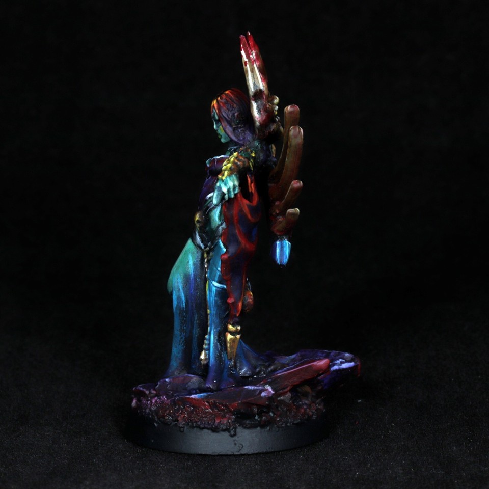 Painted Reaper D&D Miniature Ghoul Queen Female Drow Priestess ...