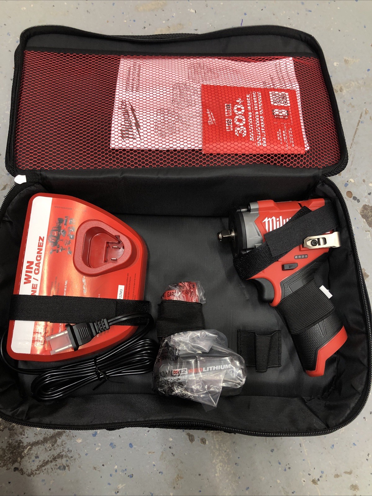 Milwaukee 2562-21 M12 FUEL Stubby 3/8in. Impact Wrench Kit, Drive Size ...
