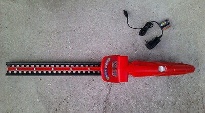 New Homelite 18 in. Cordless Rechargeable Hedge Trimmer HOMHT02VNM Free ...