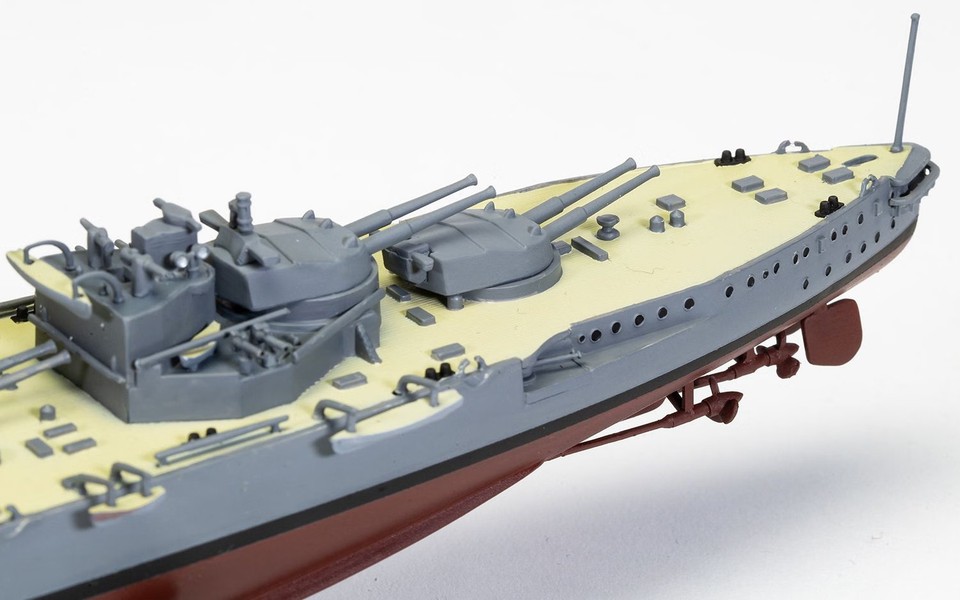 Level 3 Model Kit HMS Iron Duke Frigate "Vintage Classics" Series 1/600 ...