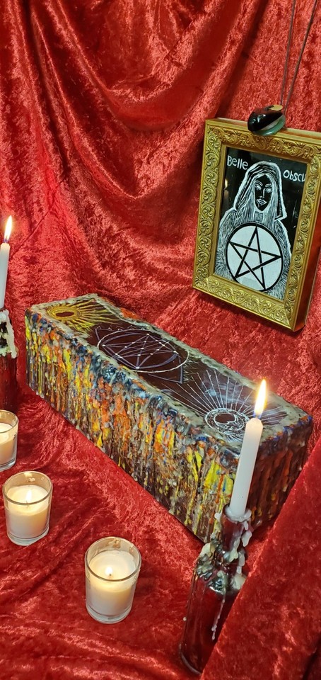 Haunted relic Dybbuk Box vessel bound cursed Permanently Wax-Sealed Do ...