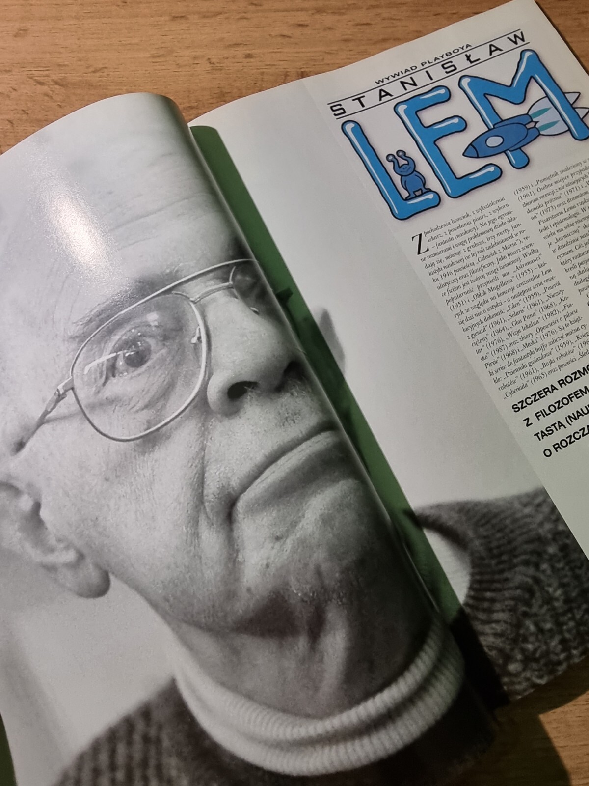 Playboy 8/2000 (Polish) - Ilona Stachura, Morena Corwin, Alley Baggett ...