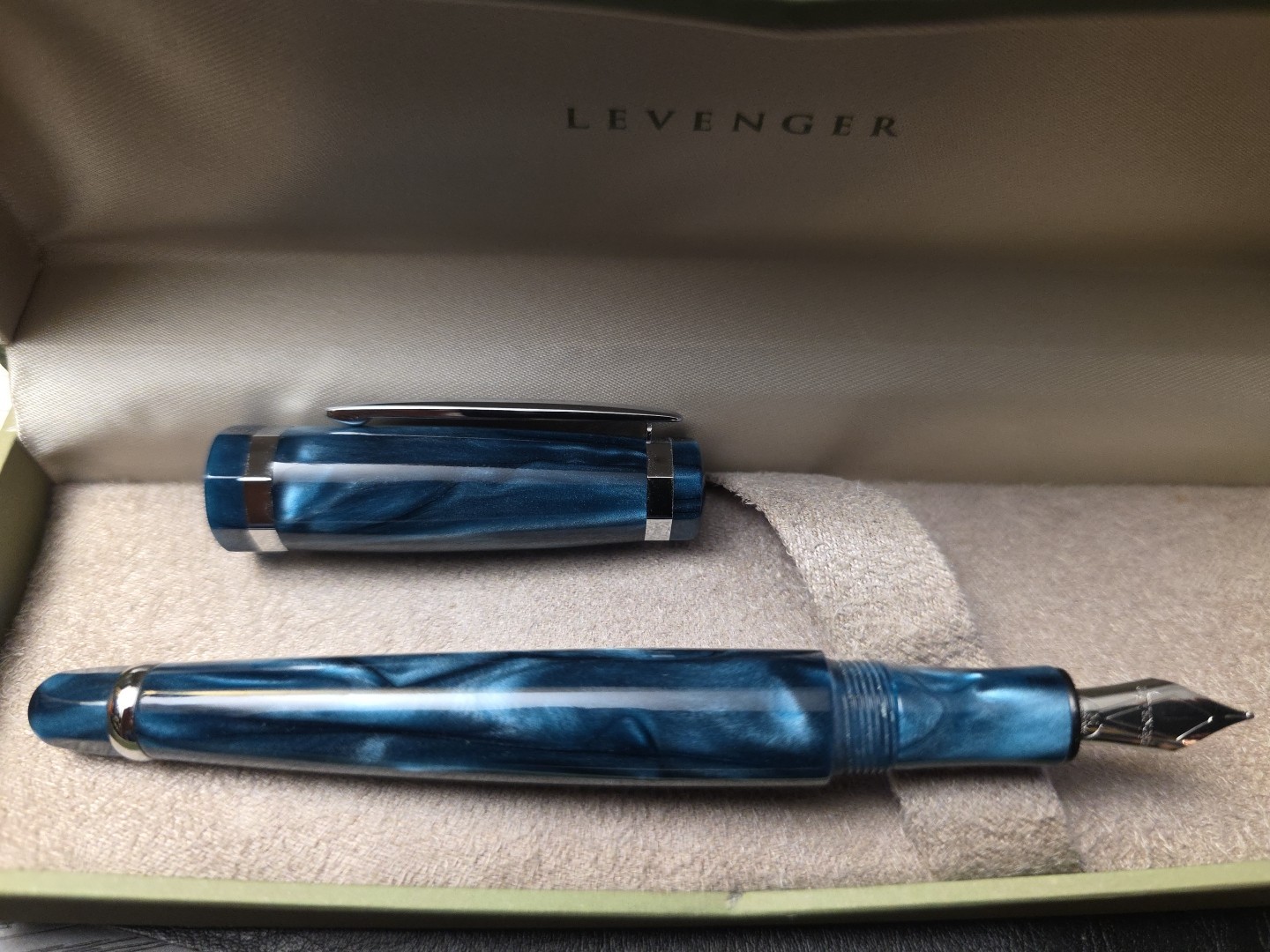 Levenger Verona II Teal Fountain Pen Medium Nib Generic Levenger Box | eBay