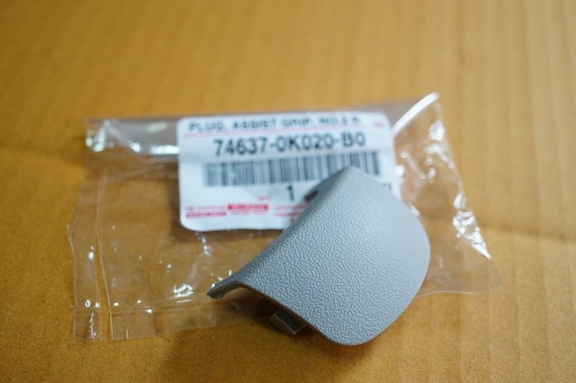 Toyota HILUX Revo FORTUNER 2015 Plug Assist Grip No 2 R 74637-0k020-b0 ...