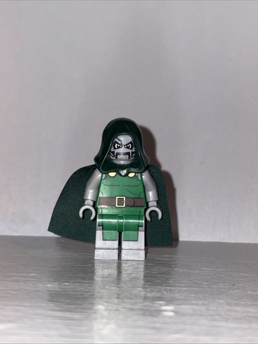 LEGO Super Heroes 76005-1 Dr. Doom Minifigure sh0052 (Daily Bugle ...