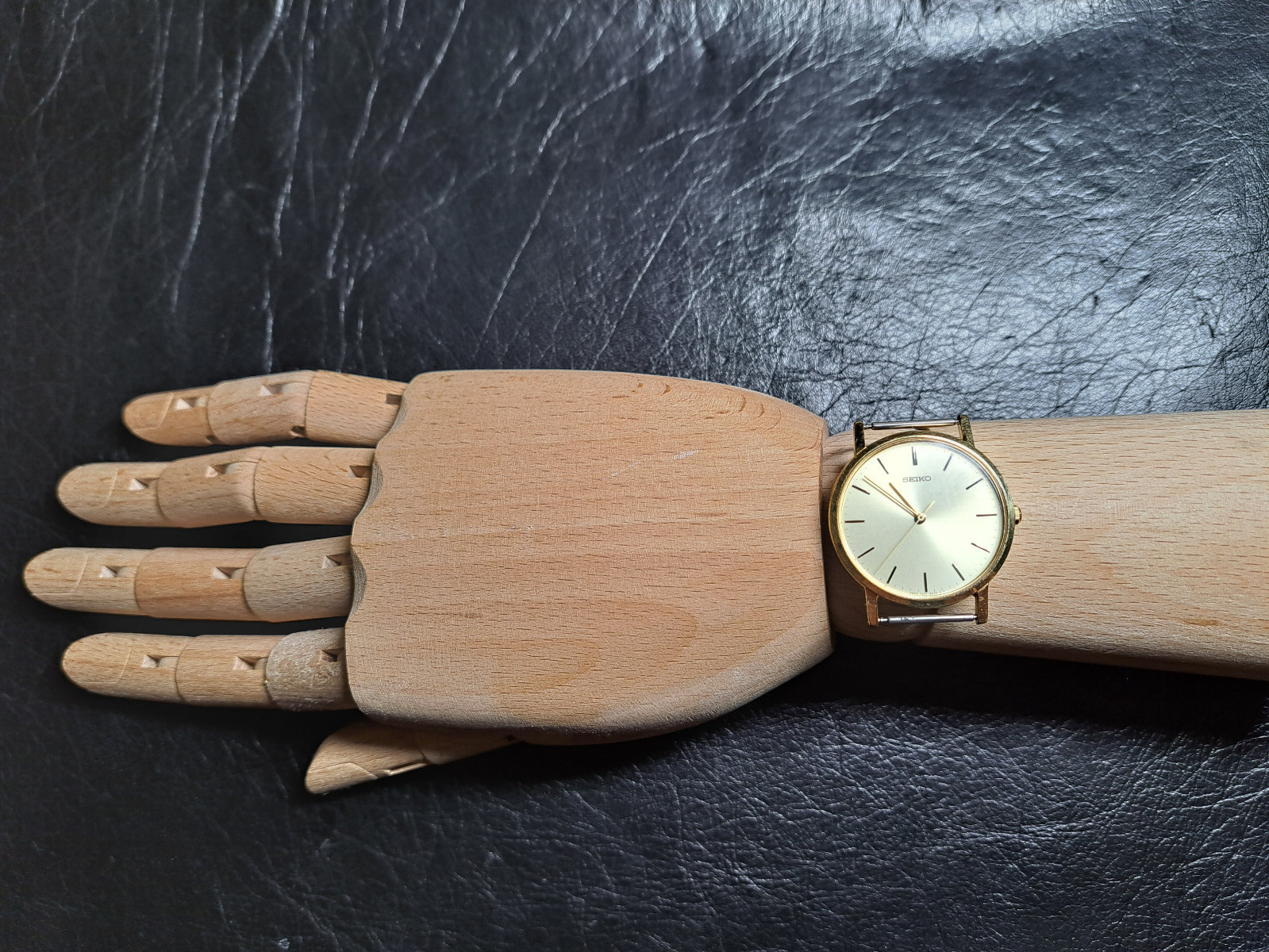 RARE VINTAGE SEIKO NON DIGITAL WATCH GOLD ANTIMAG 7NO… - Gem