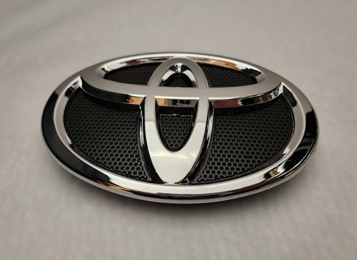 2010-2011 Toyota Camry Front Grill Emblem | Silver | Chrome | Self ...