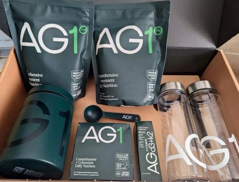 GENUINE AG1 Athletic Greens Pouch 60 servings (2) AG1 Pouch (5) AG1 ...
