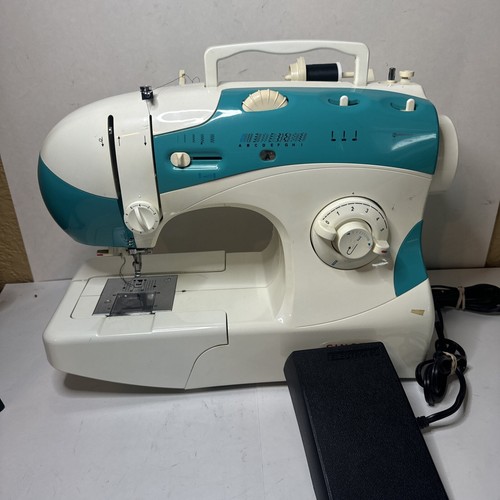 Singer 6038c 46 Stitch Function Sewing Machine With Foot Pedal Works ...