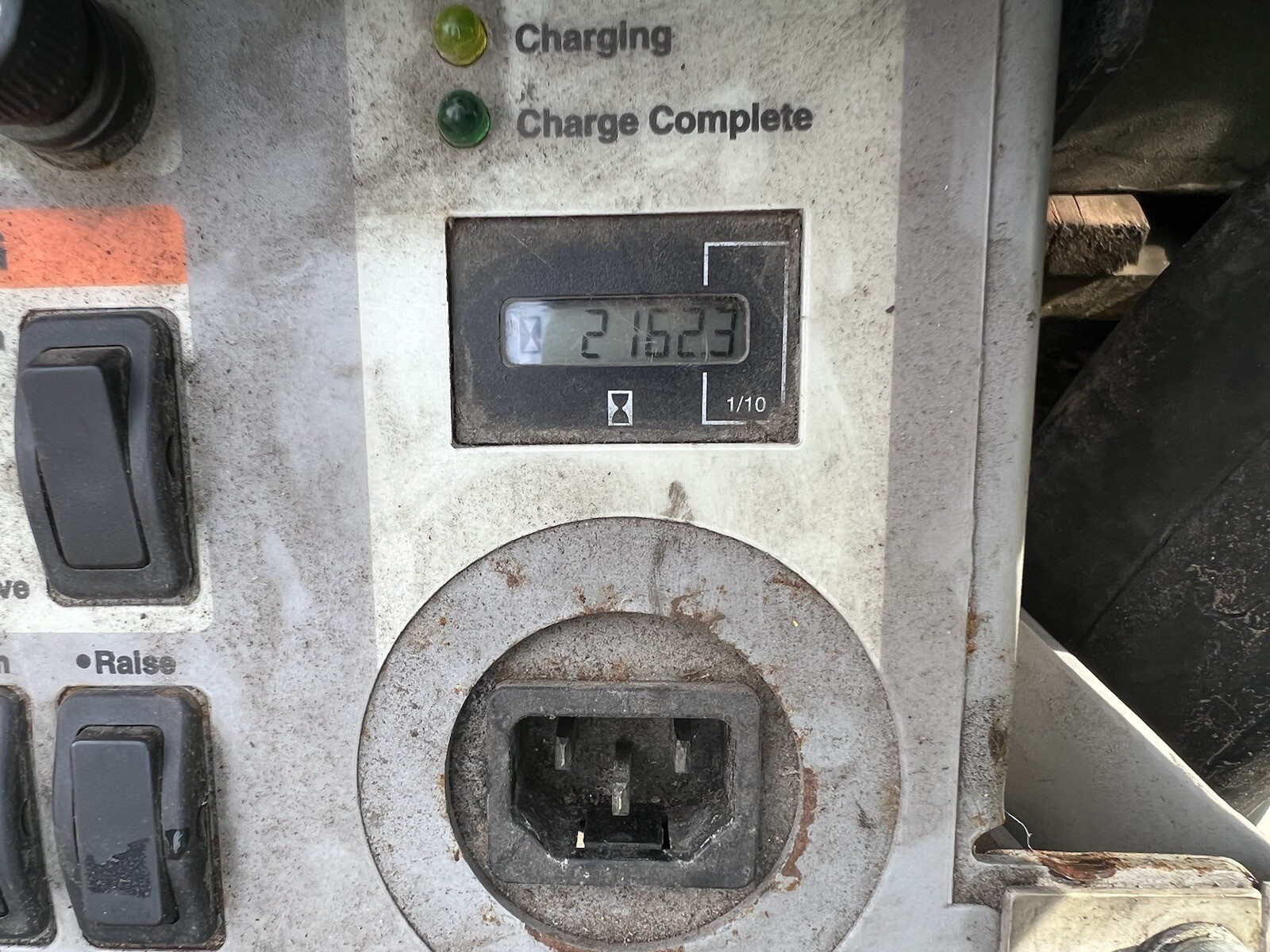 Crown Wave WAV50-118 electric man order picker forklift Assist Vehicle ...