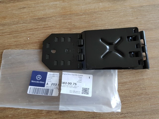 Mercedes-Benz C W203 2003 Wheel Chock Stopper A2035830075 Pum16093 for ...