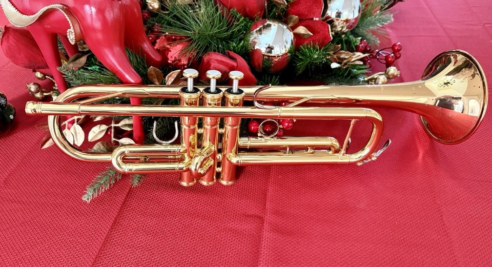 New YAMAHA TRUMPET - YTR 6335RC in GOLD LACQUER w/REVERSED LEADPIPE ...