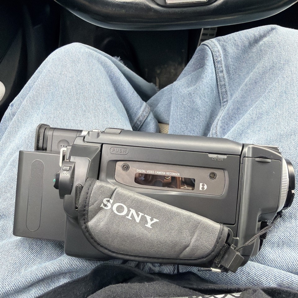 Sony DCR-TRV320E PAL Digital8 Hi8 Video8 Camcorder VCR Video Transfer ...