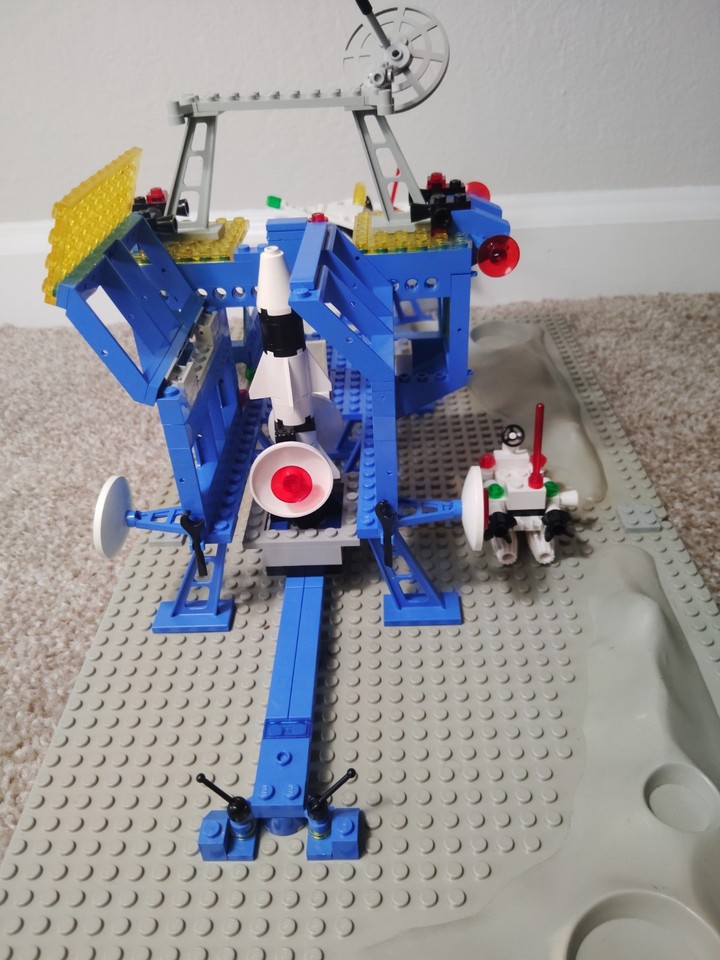 Lego Classic Space Inter-Galactic Command Base Set #6971 90% Complete ...
