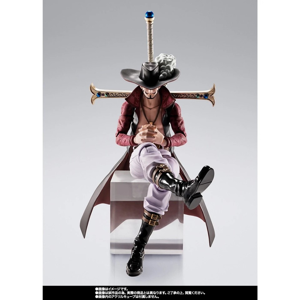 Bandai S.H.Figuarts One Piece Dracule Mihawk Hawkeye Action Figure ...