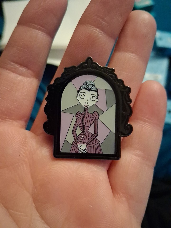 Victoria - Corpse Bride Arched Portrait Blind Box Pin - Loungefly ...