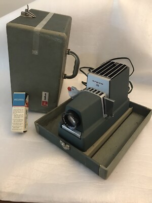 Vintage Argus 300 Projector in Case, Extra Bulb, Turns On | eBay