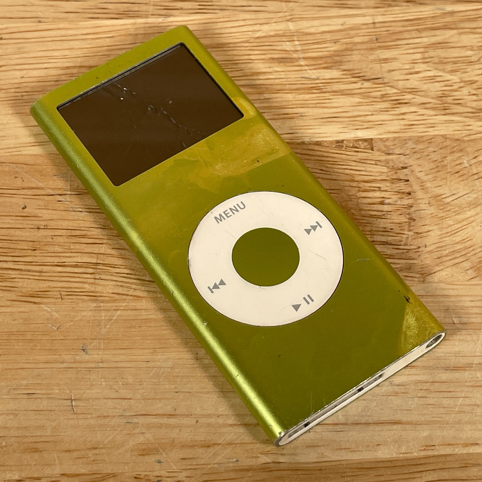 Apple iPod Nano 2nd Generation A1199 Green 4GB 1.5" Display MP3 Media ...