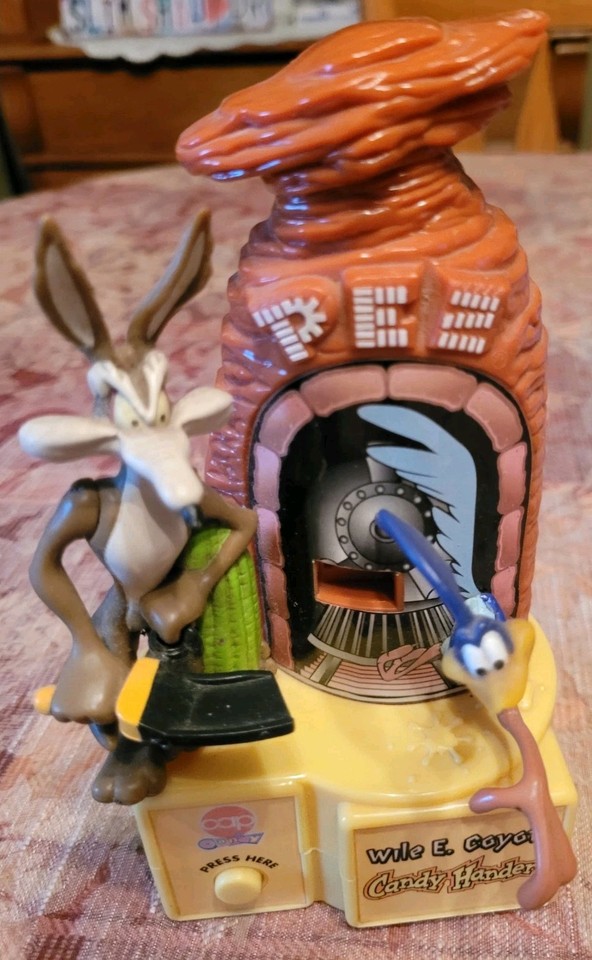 PEZ Looney Tunes Wile E. Coyote Candy Holder/Dispenser 1998 Electronic ...
