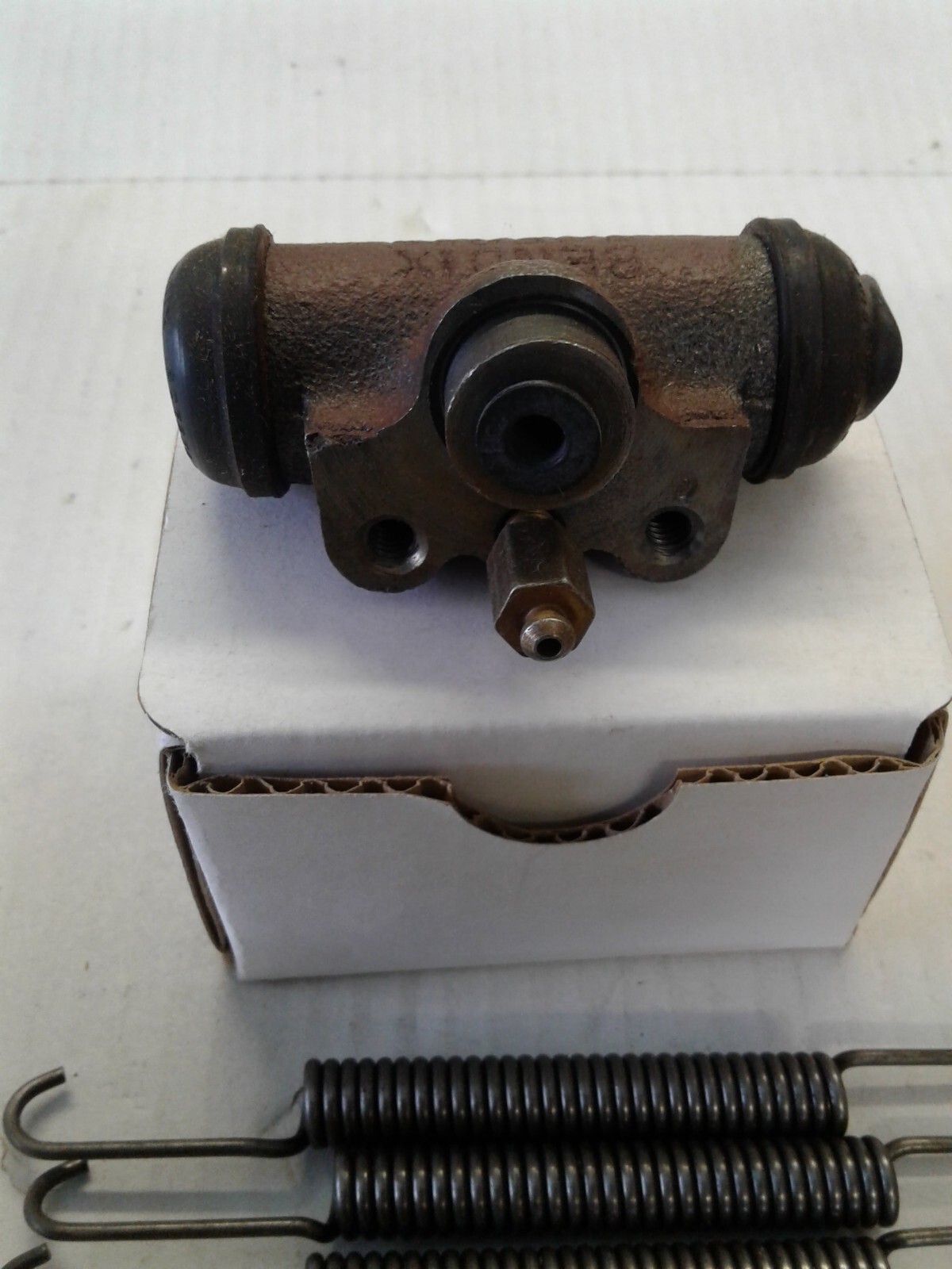 Willys Jeep CJ3B,CJ5 Front Wheel Cylinders, Cam Stud & Brake Shoe ...