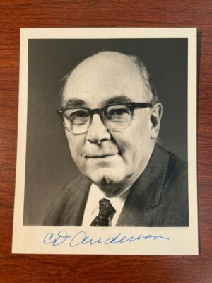 CARL DAVID ANDERSON SIGNED PHOTO, 1936 NOBEL PRIZE IN PHYSICS, CALTECH ...