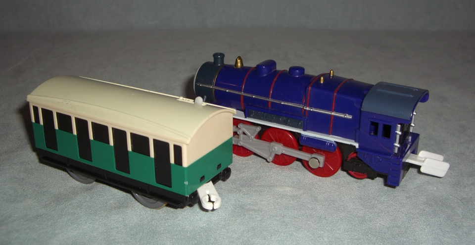 Thomas Trackmaster HANK ENGINE & MOTORIZED PASSENGER CAR Train Hit Toy ...
